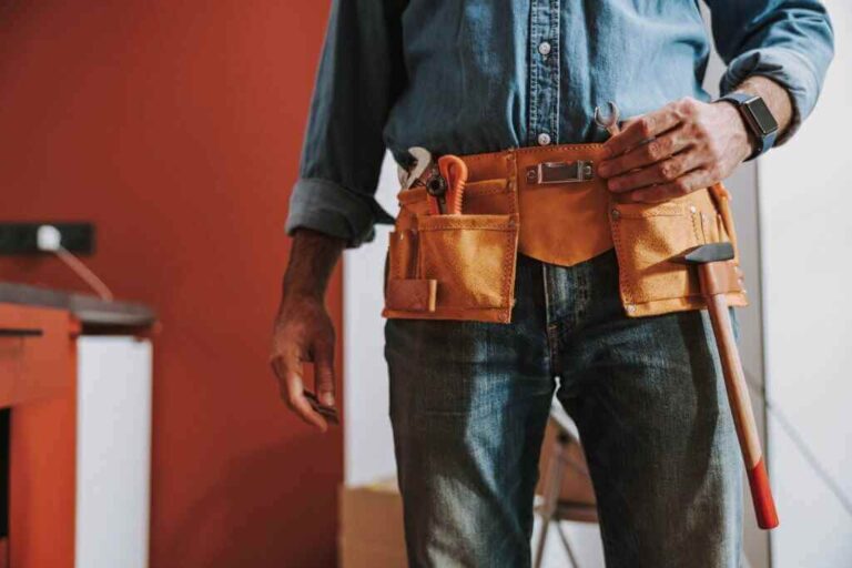 Choosing The Right Leather Tool Belt: Tips And Recommendations